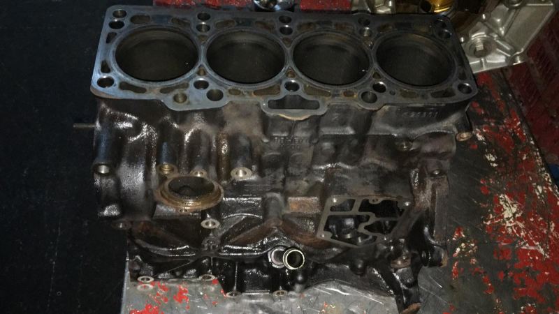 T-5 1.9 AXB Boş motor Blogu